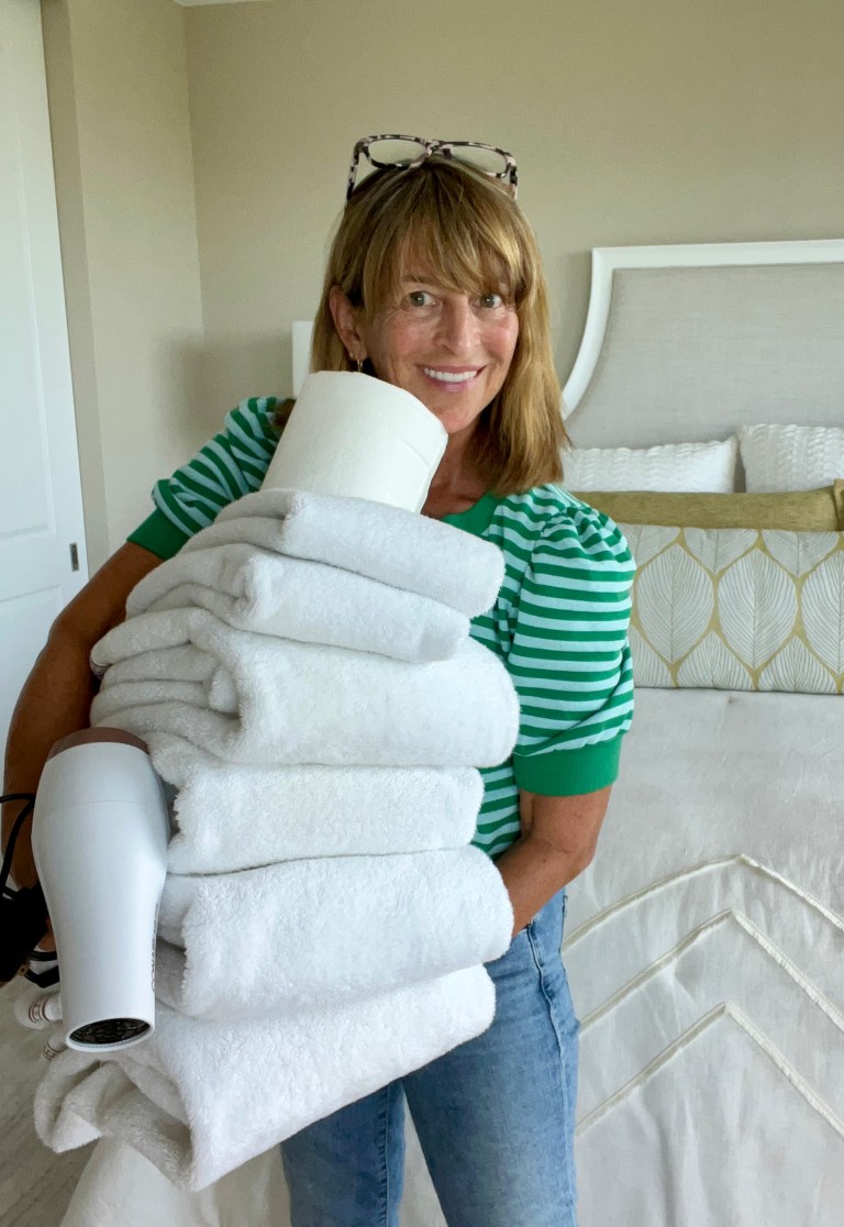 How to Be a Good Guest—15 Tips From Very Experienced Hostesses – Fully ...